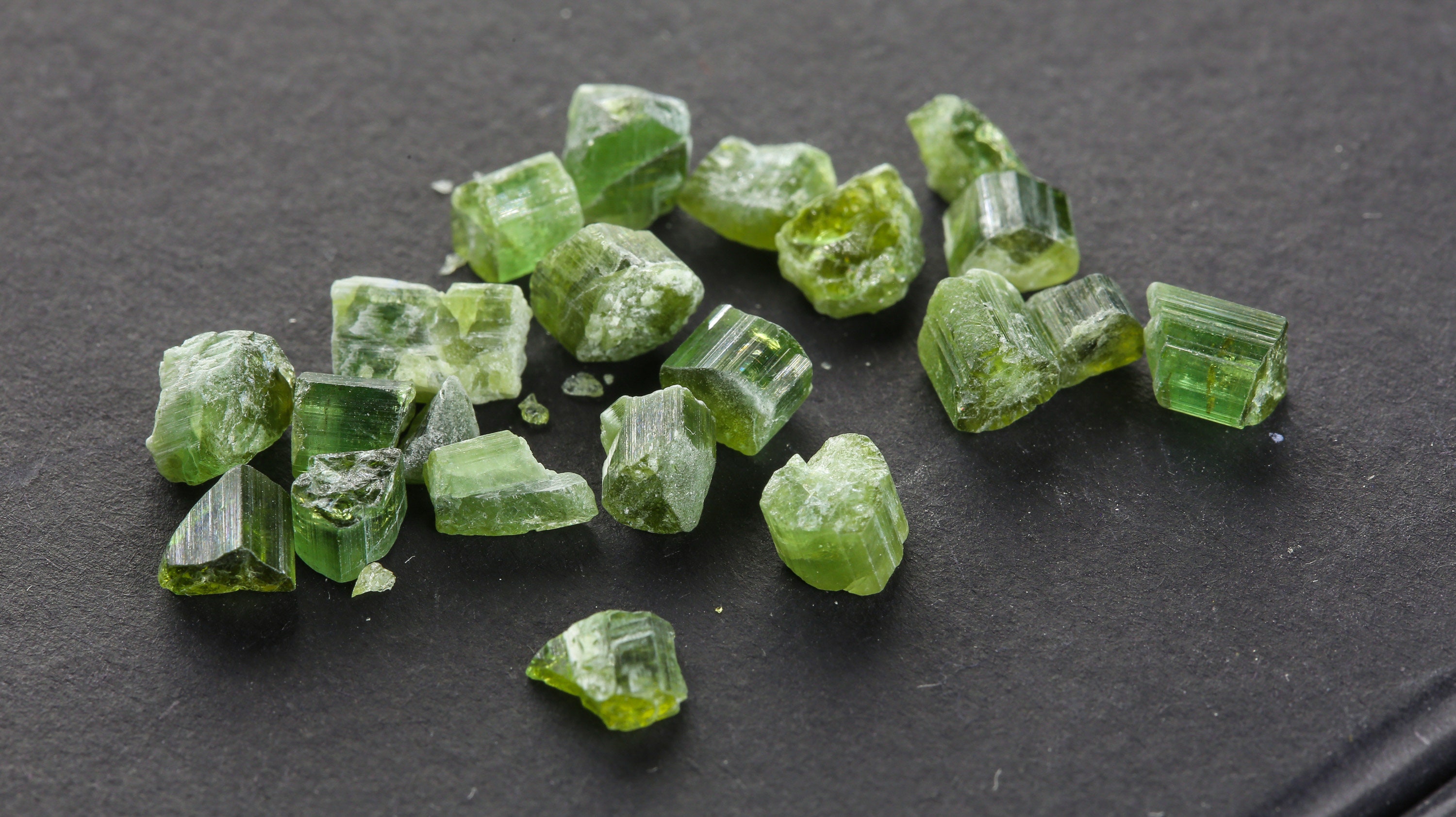 Green Rough Tourmaline Crystals Lot 4666 G Natural Gemstone - Etsy