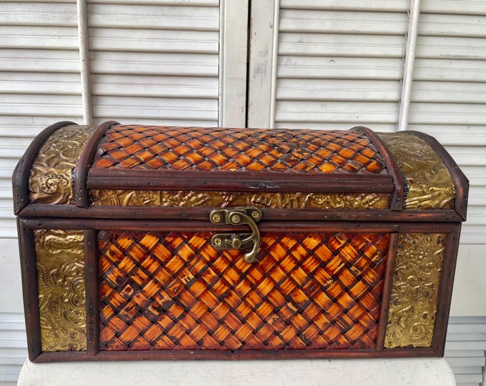 Vintage Wooden With Weave Design Trunk/trinket Box/ Treasure Chest ...
