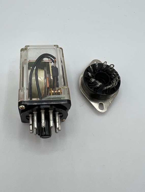 Ghostbusters Ghost trap pedal 11 pin relay and socket - Gem