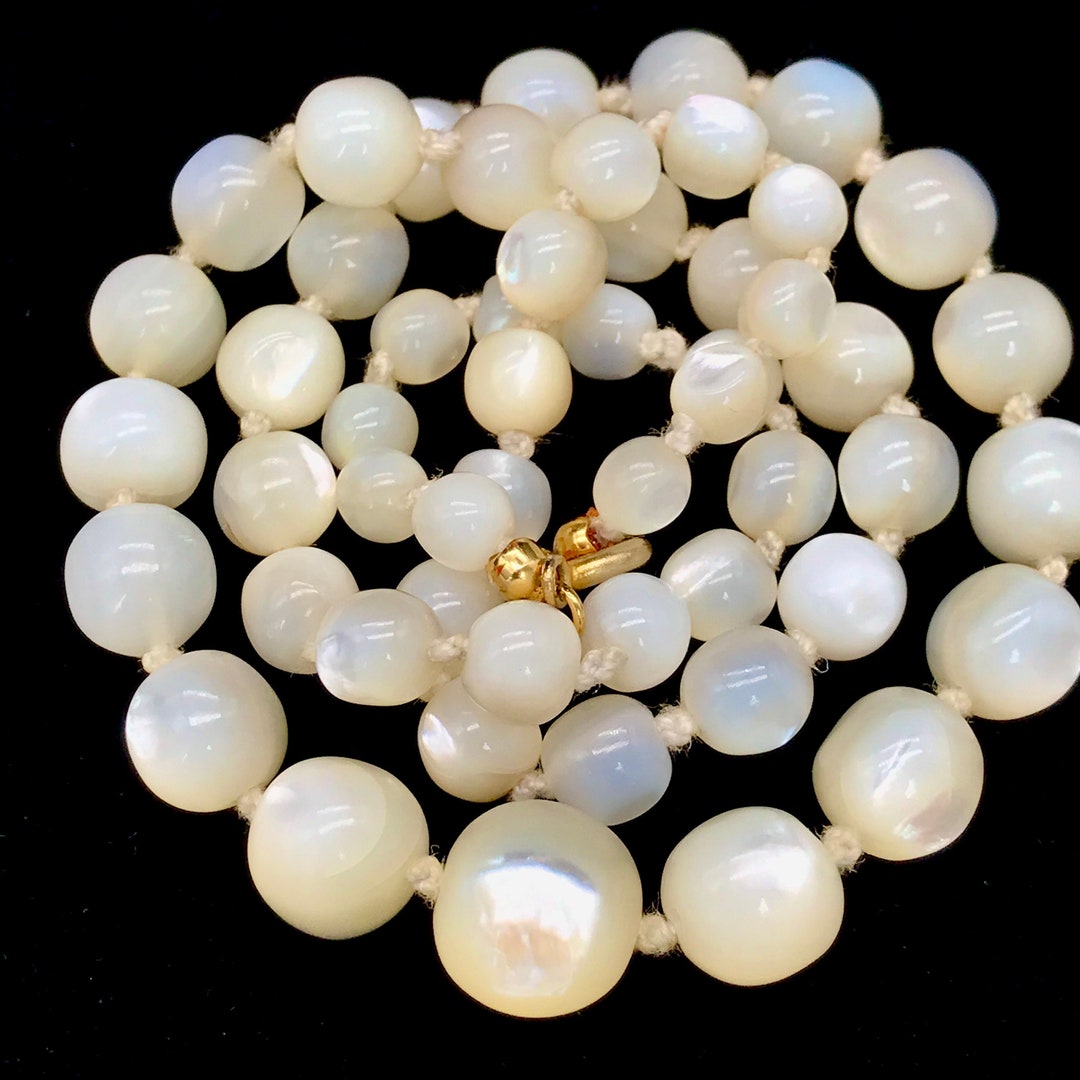 Vintage Graduated Mother of Pearl Round Beaded Knotted Necklace 21 ...
