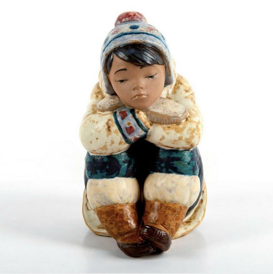 Lladro PENSIVE ESKIMO BOY 12159 Gres Porcelain Girl Figurine Original ...