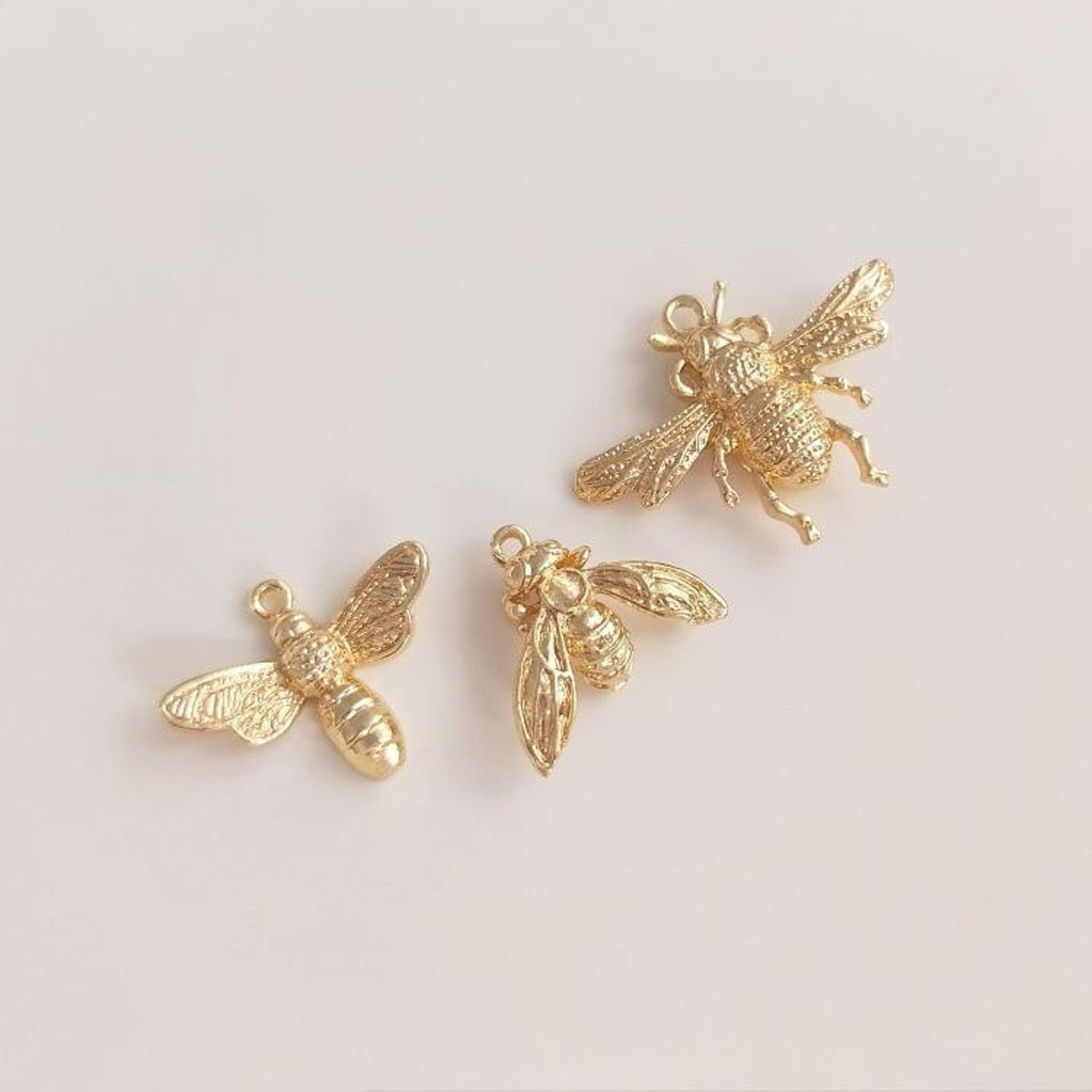 4pcs 14K Gold Plated Bee Charmtiny Animal Charmgold Bee - Etsy