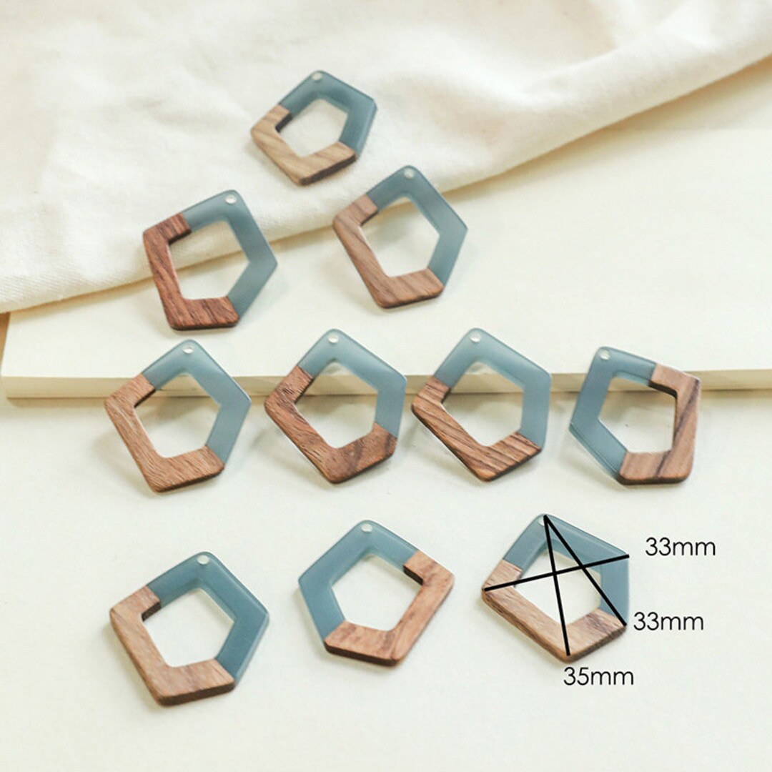 4pcs Epoxy Resin Pendants,alien Translucent White Resin Findings,wood ...