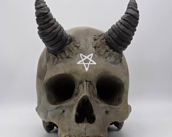 Horned Pentacle Human Skull Replica . Realistic Plaster of Paris Life ...