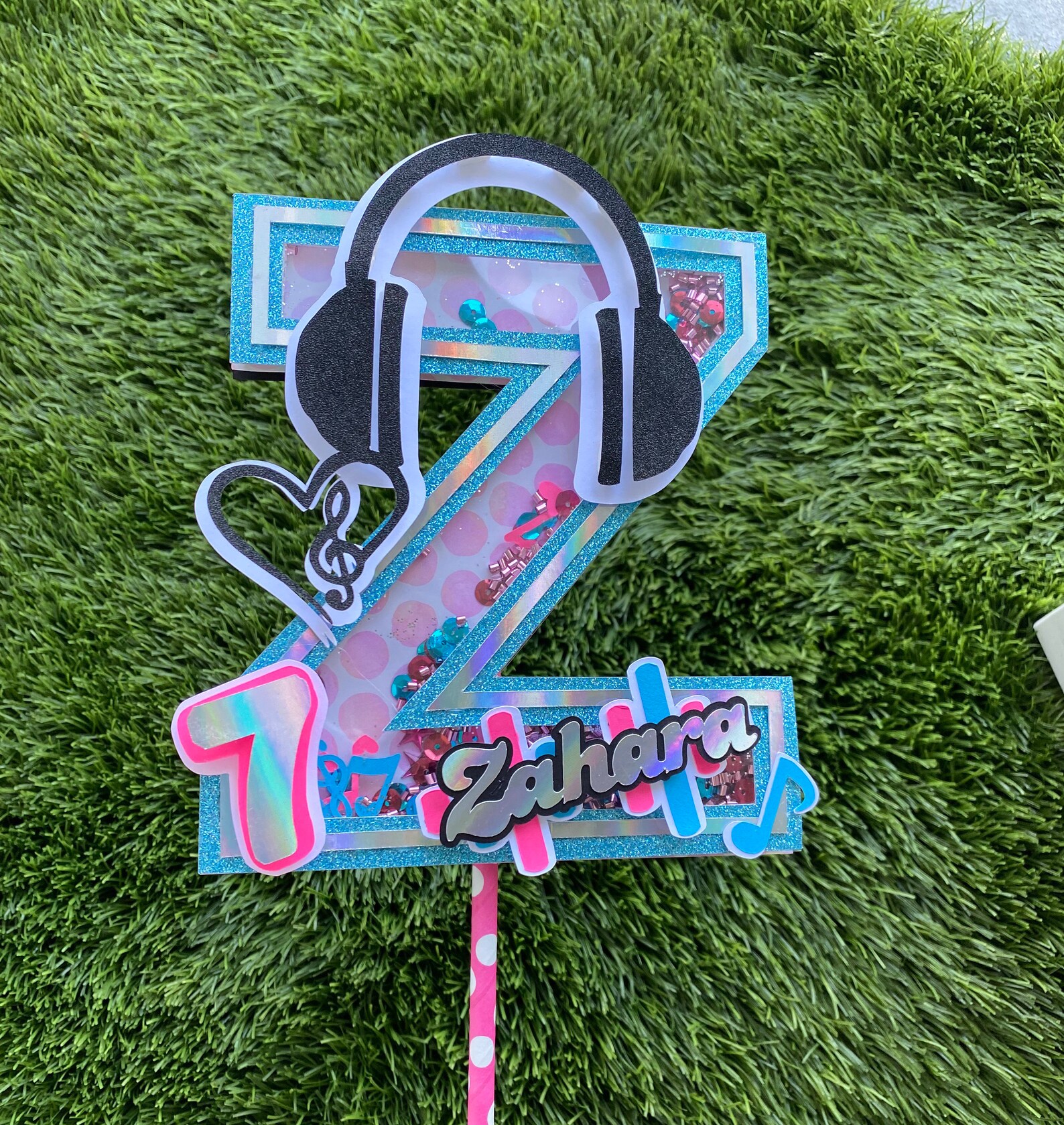 Shaker Cake Topper/ Musical Cake Topper/ Teenager / Party | Etsy