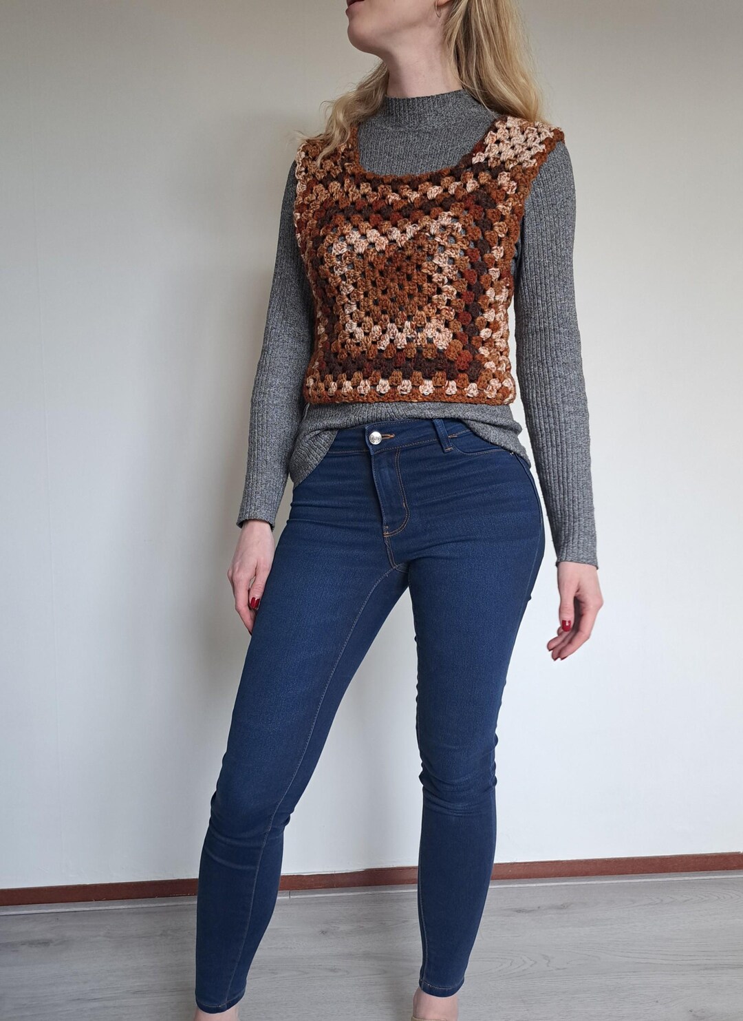 Gehäkeltes braunes Oberteil, gehäkeltes Crop-Top, grob gehäkelter ...