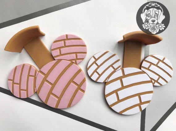 Concha Mouse Head Wall Hook Mouse Ear Display | Etsy