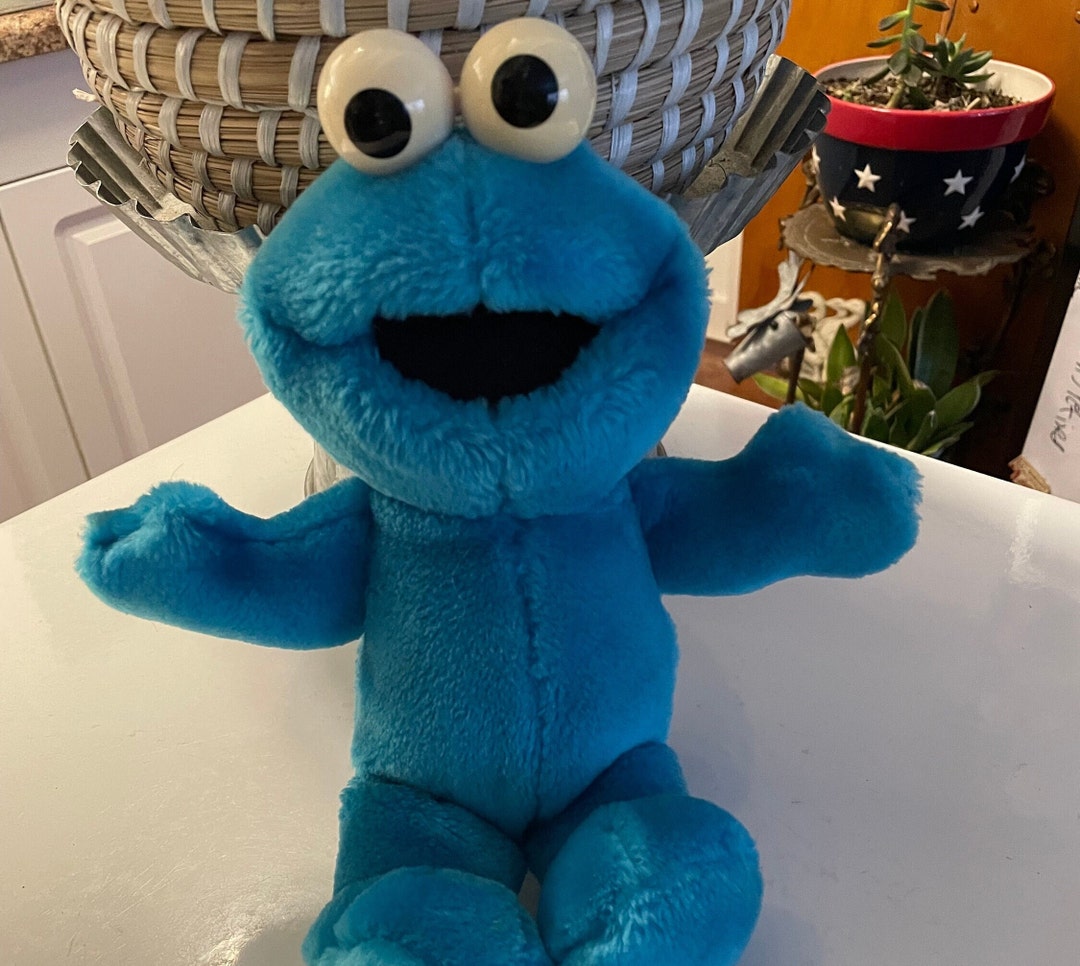 Cookie Monster 12-inch Plush Giggles Vibrates Talks Sesame Street Jim ...