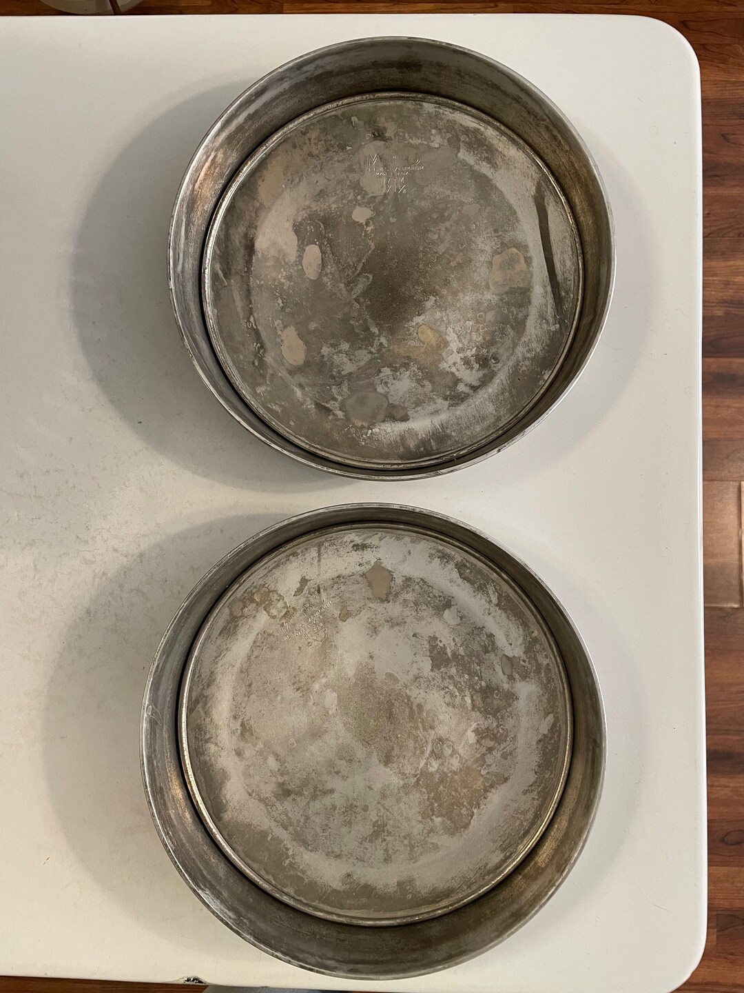 Mirro Aluminum Set of Two Round Cake Pans With Removeable Bottoms 9x1.5 ...