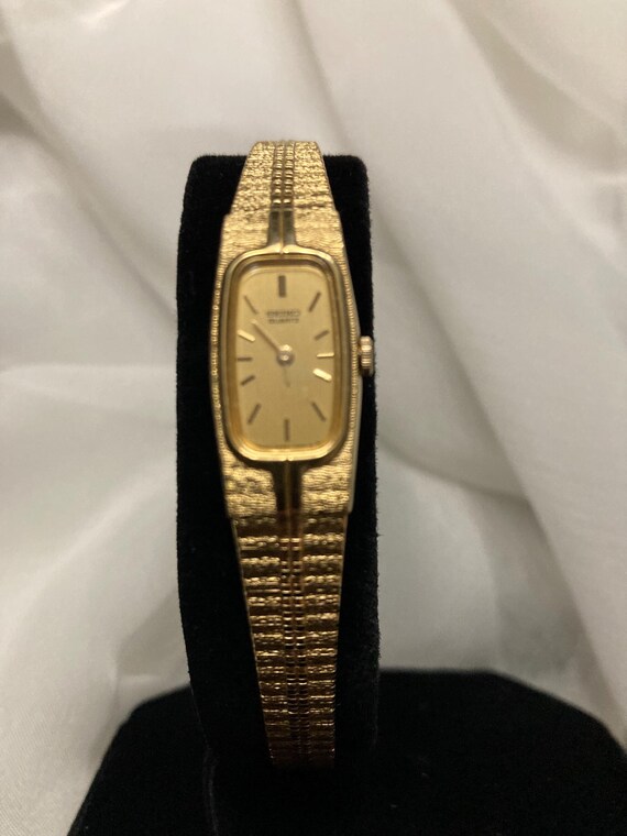 Vintage SEIKO QUARTZ Gold Tone Textured Finish Woman'… - Gem