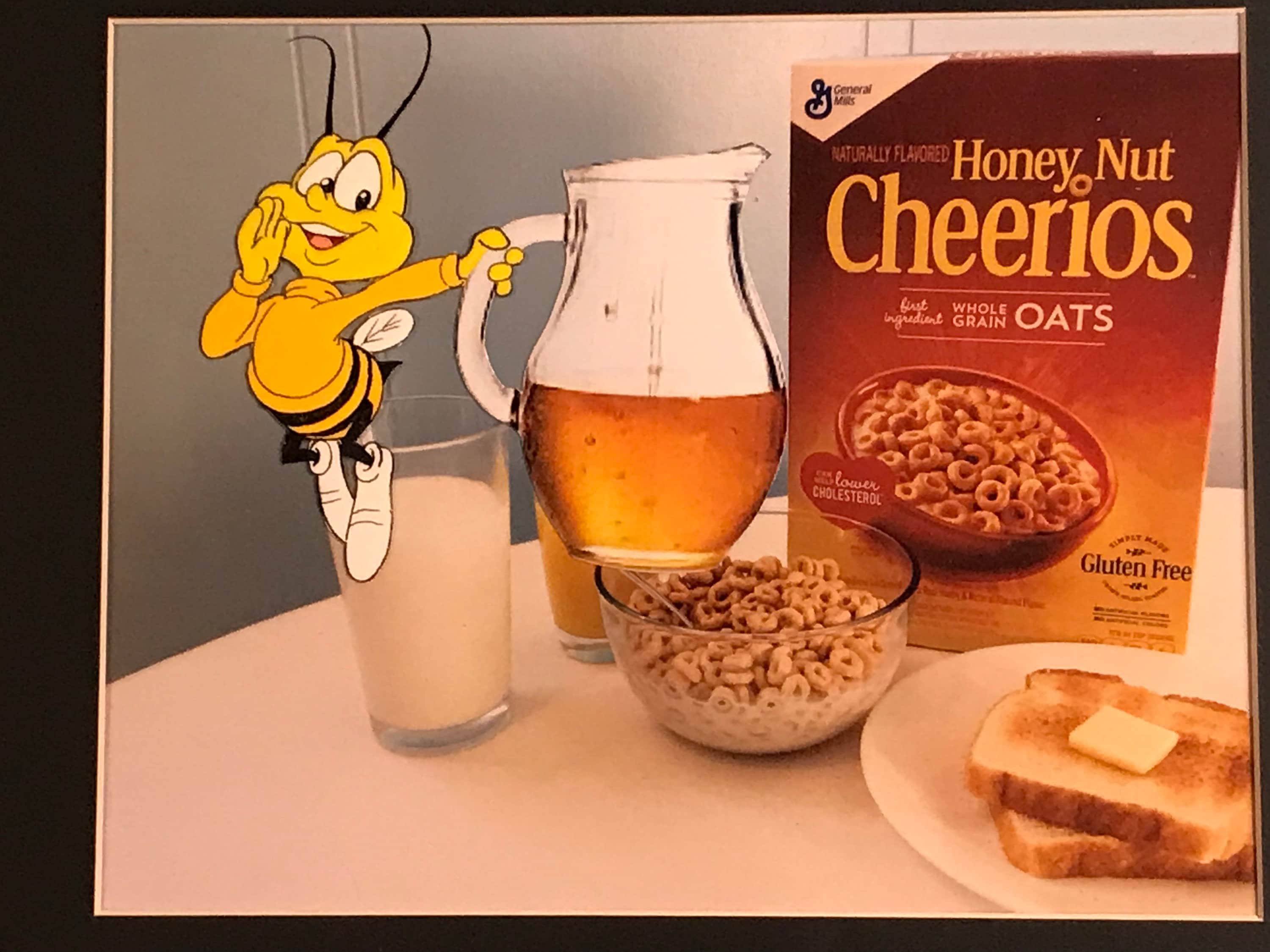 Honey Nut Cheerios Bee