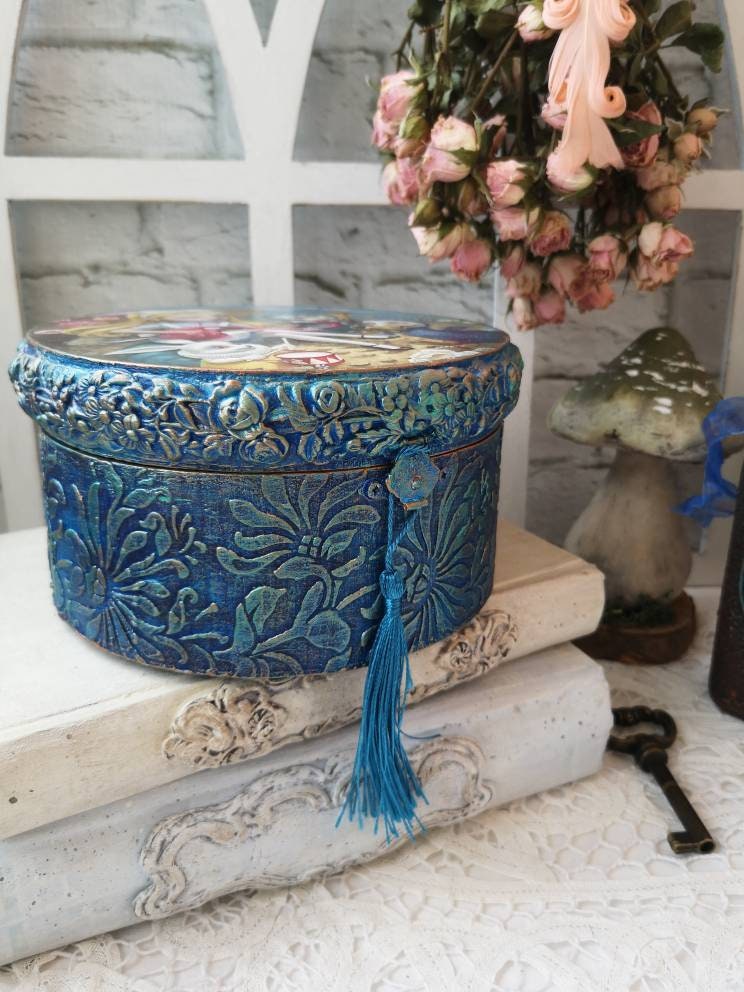 Alice in Wonderland Round Box With Lock. Alice Gift. Alice's Adventures ...