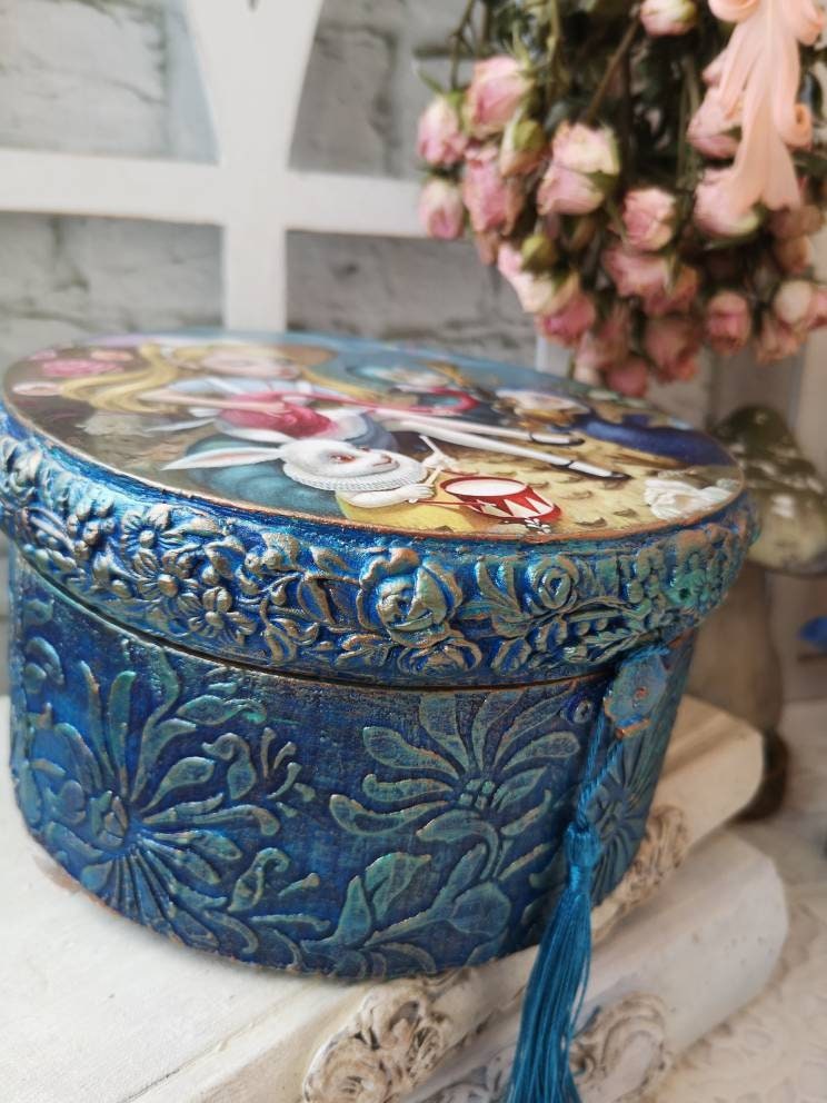 Alice in Wonderland Round Box With Lock. Alice Gift. Alice's Adventures ...