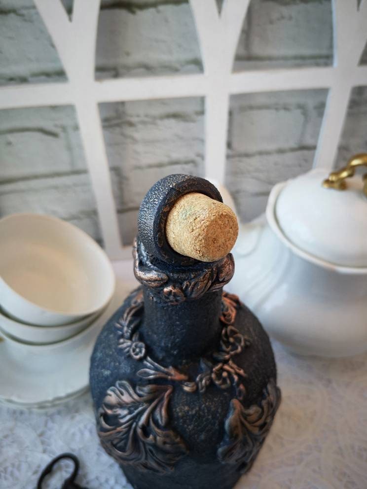 Alice in Wonderland Large Bottle With Plug, Drink Me, Alice Party ...