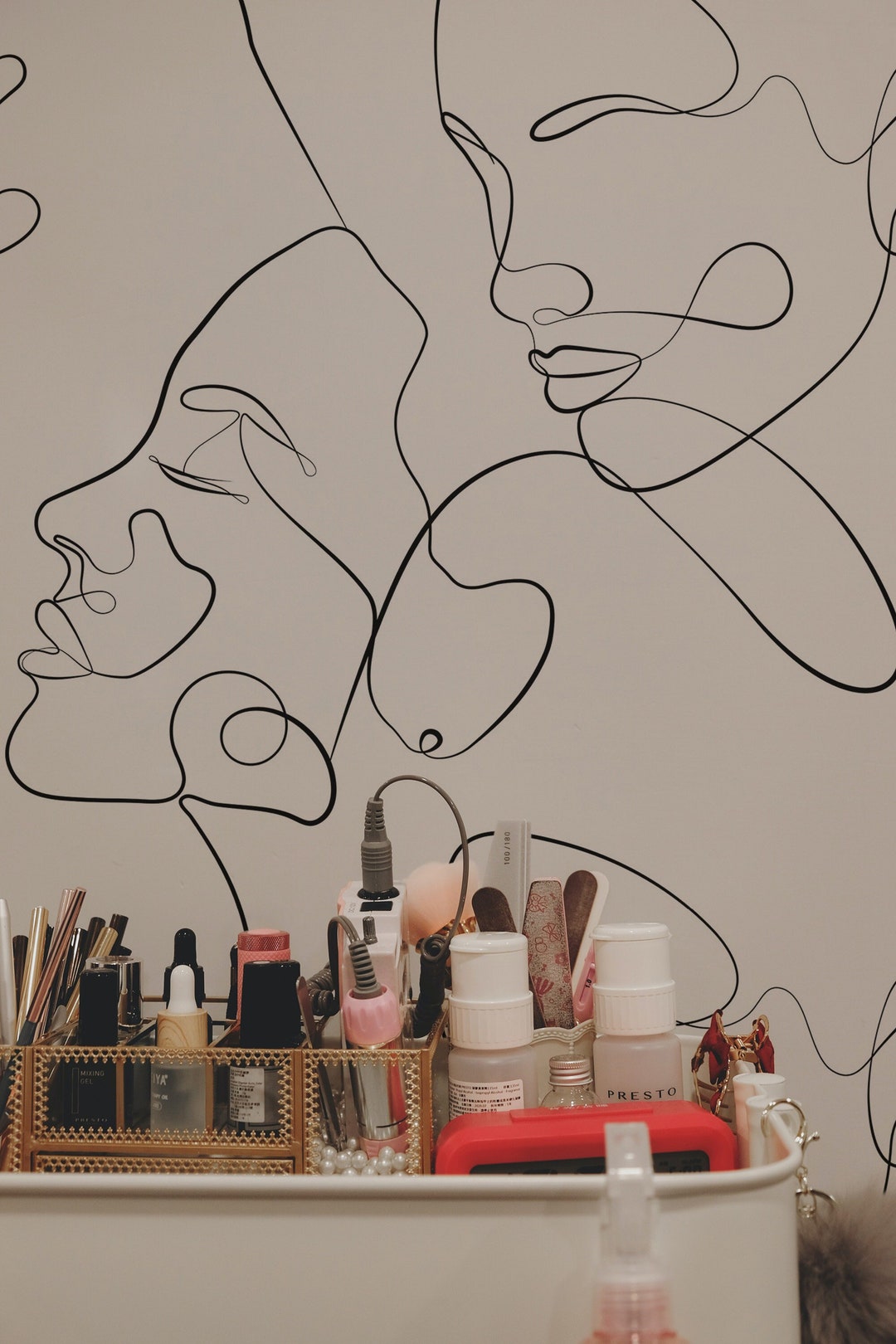 Minimalist Line Art Wallpaper - Peel and Stick Wallpaper or Non Pasted ...