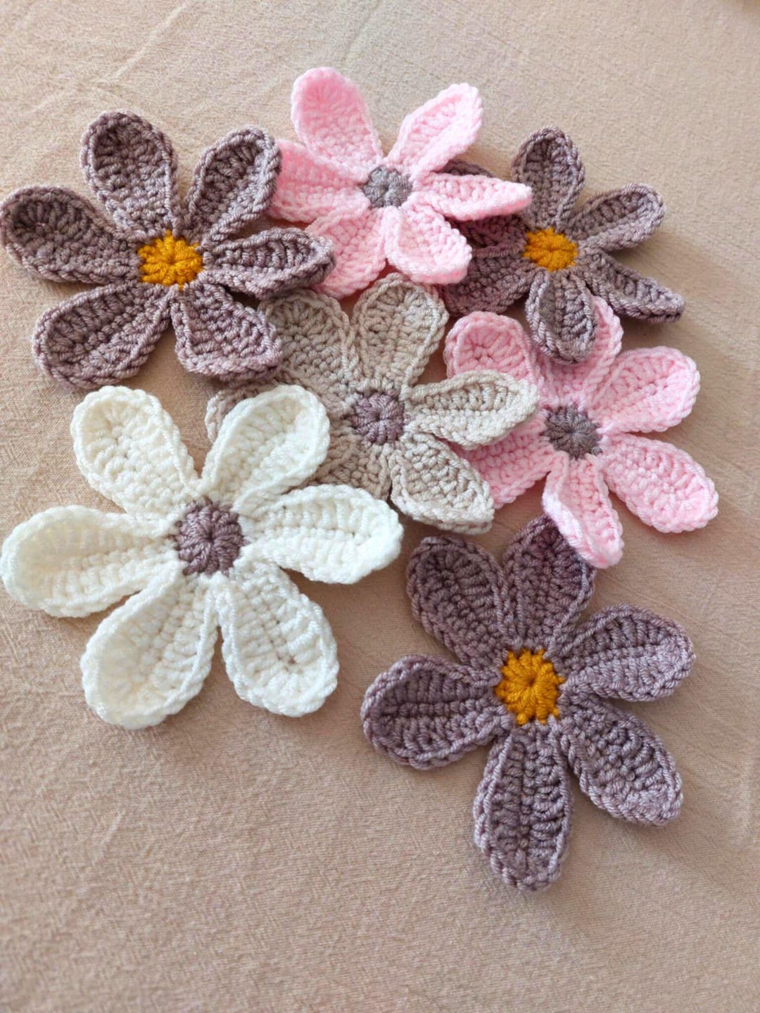 Crochet Flower Pattern Big Daisy Flower for Decorations Applique ...