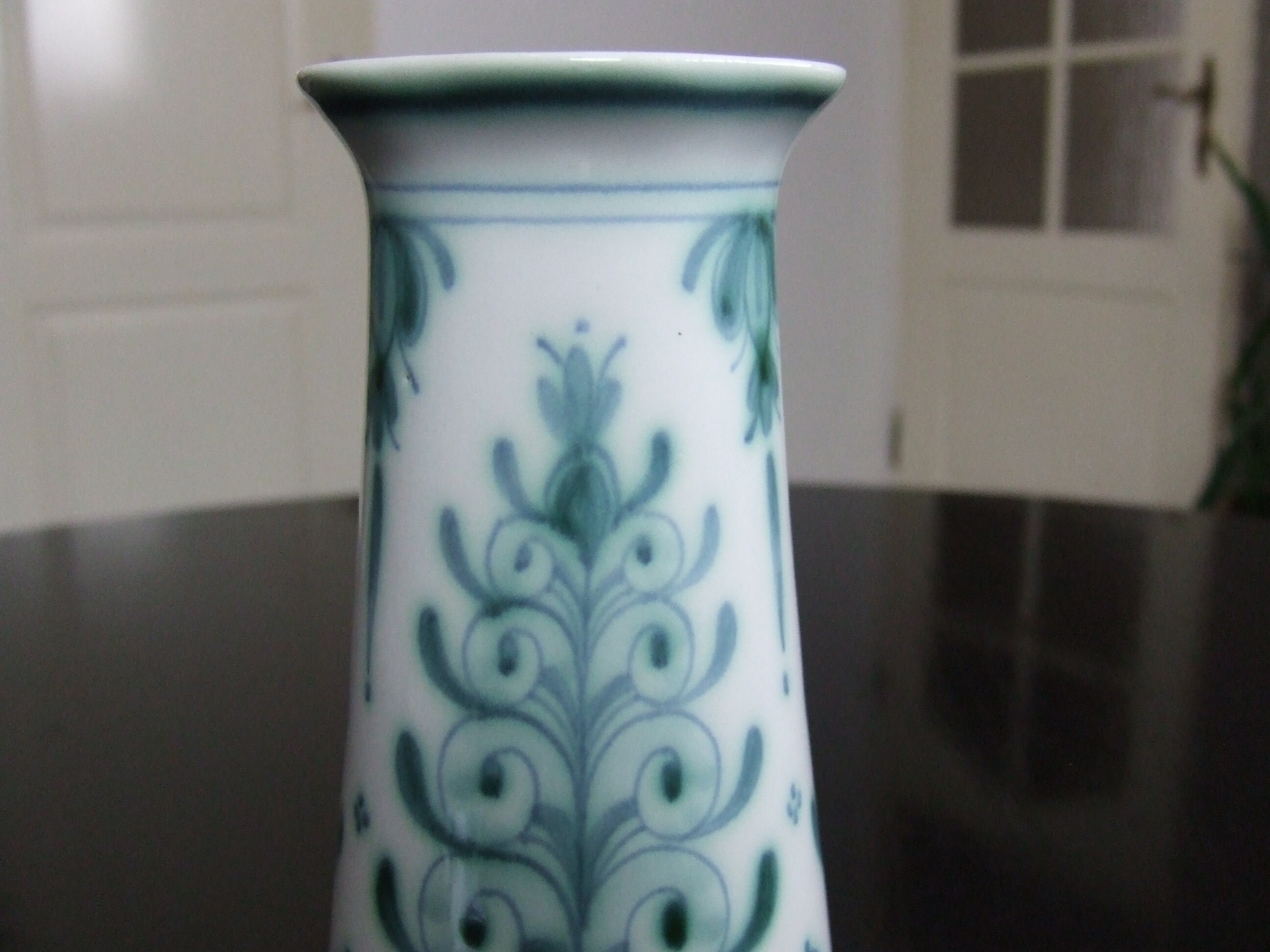 De Porceleyne Fles Delft rare handpainted Delvert (Green Delft) style vase