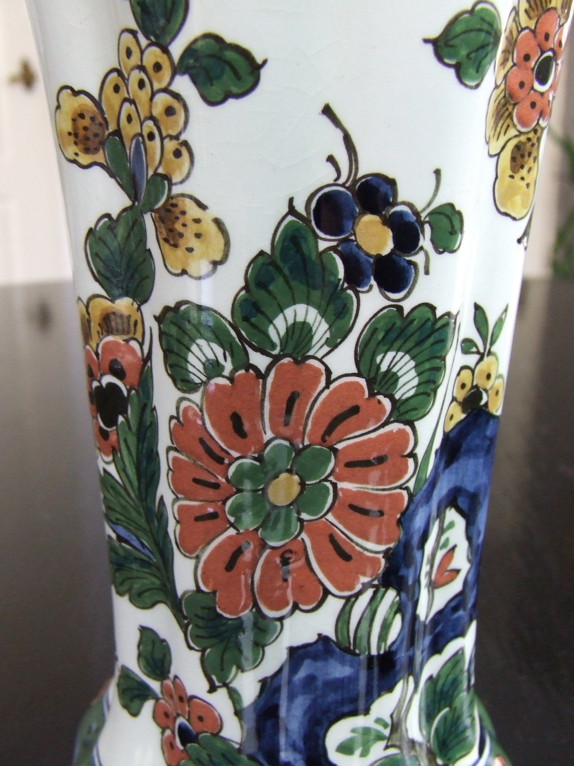 De Porceleyne Fles Delft medium sized handpainted polychrome beaker vase