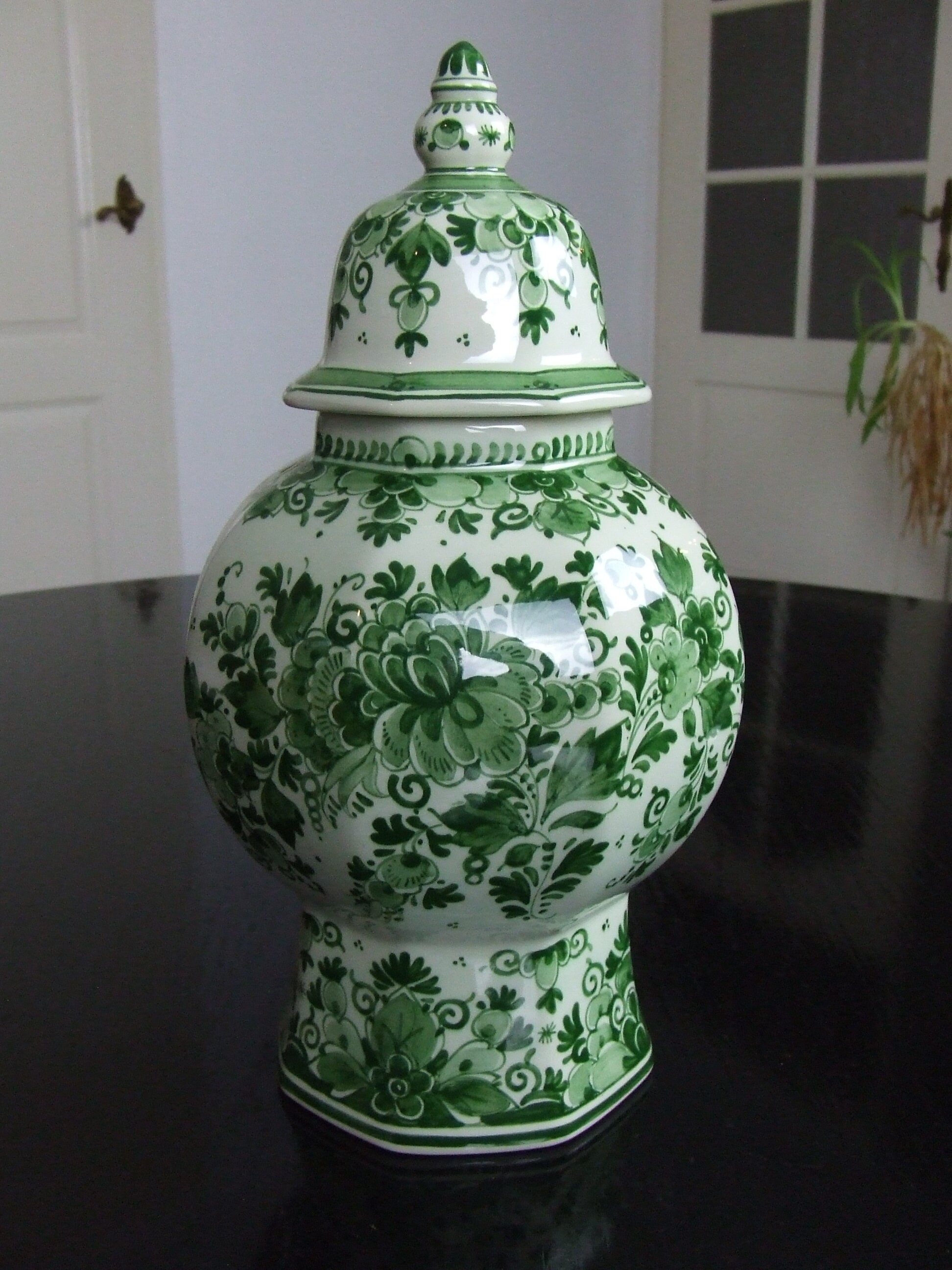 Zenith Gouda - handpainted 5-piece green Delft style garniture set ...