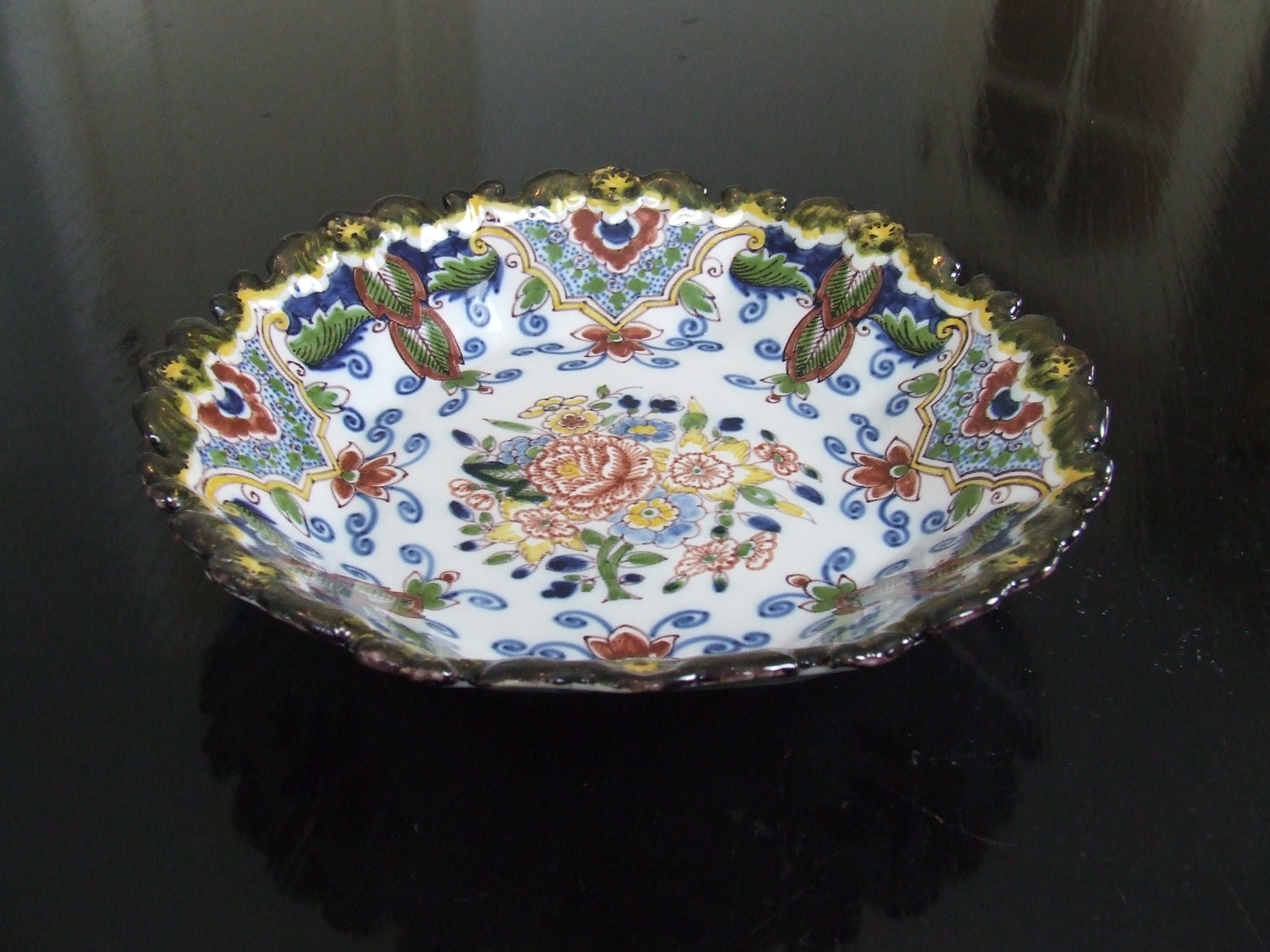 Tichelaar Makkum handpainted Delft style polychrome wall dish / fruit ...