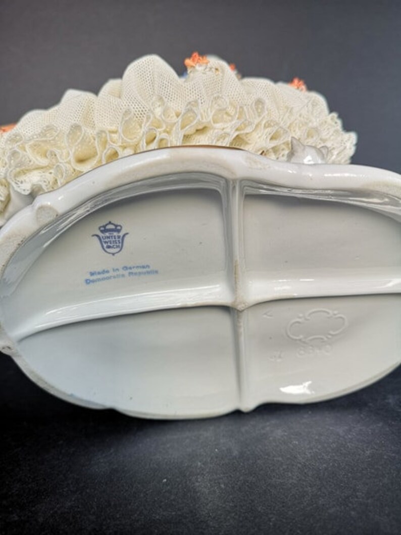 Debutante and Her Cat' Dresden Laced Porcelain Figure by Unter Weiss ...