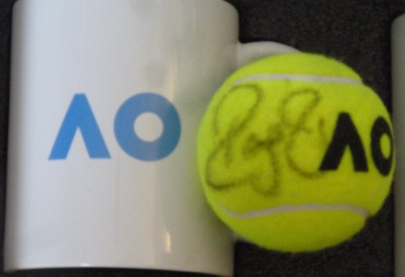 ROGER FEDERER Autographed 4 Ball Grand Slam Tennis Ball Set in Deluxe ...