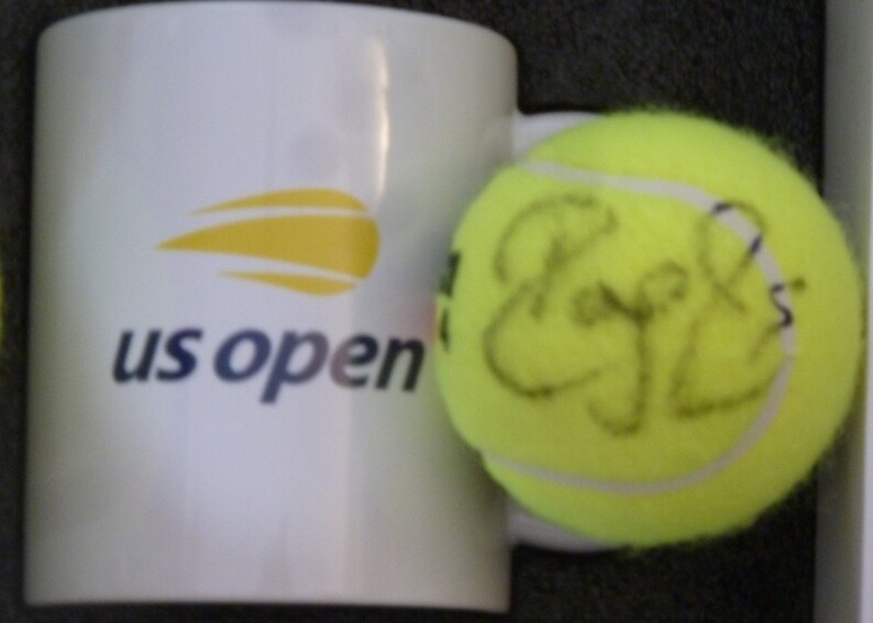 ROGER FEDERER Autographed 4 Ball Grand Slam Tennis Ball Set in Deluxe ...