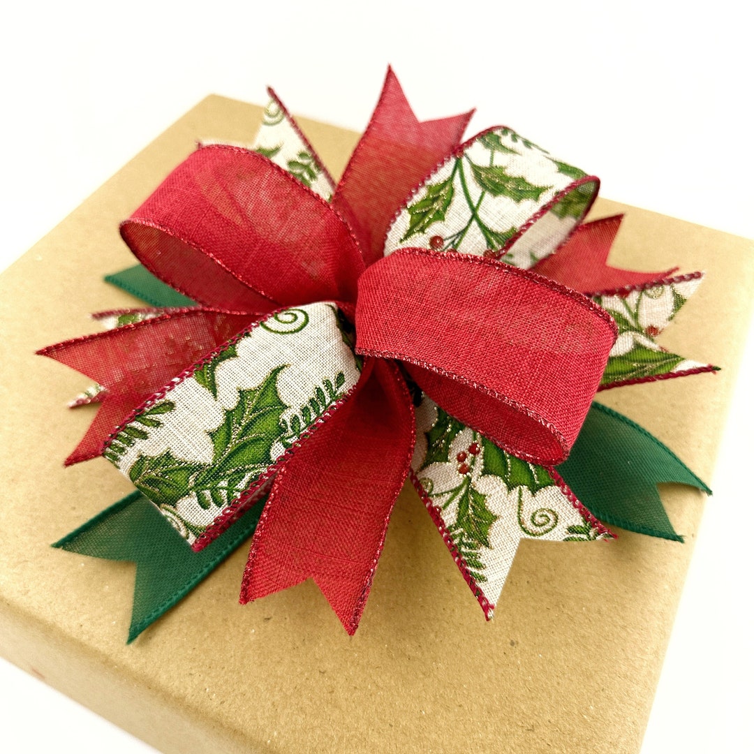 Christmas Gift Topper • Small Holly and Berries Wreath or Lantern or ...