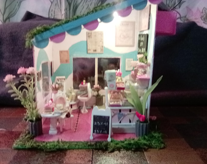 The Corner Bakery - 1:12 Scale Miniature Dollhouse Roombox - This is a ...