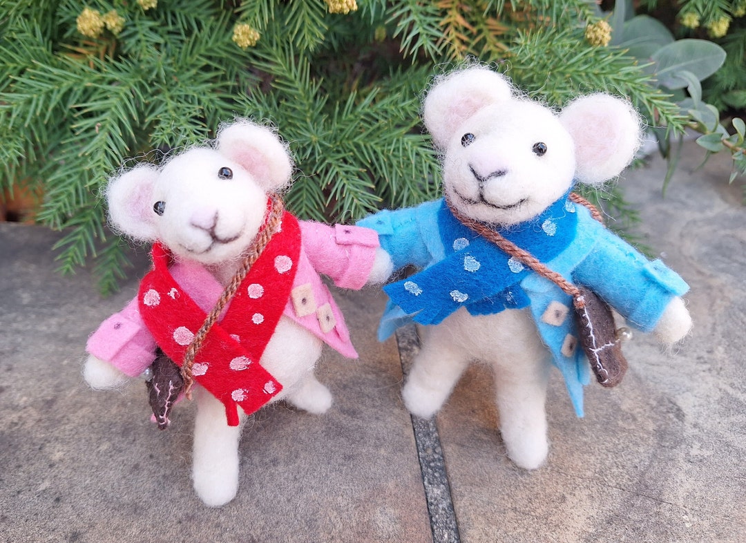 Needle Felted Mice Couple: Wool Mouse Pair With Clothes & Scarf - Etsy