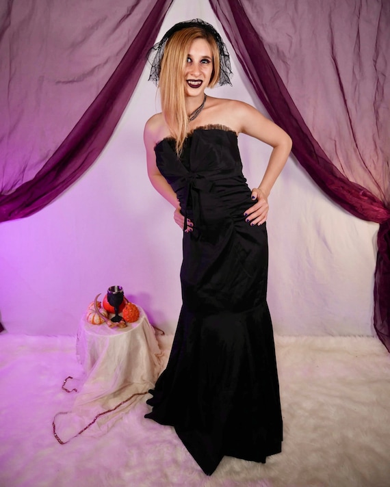 Cache Gown Circa 1990s/ 2000s - Gem