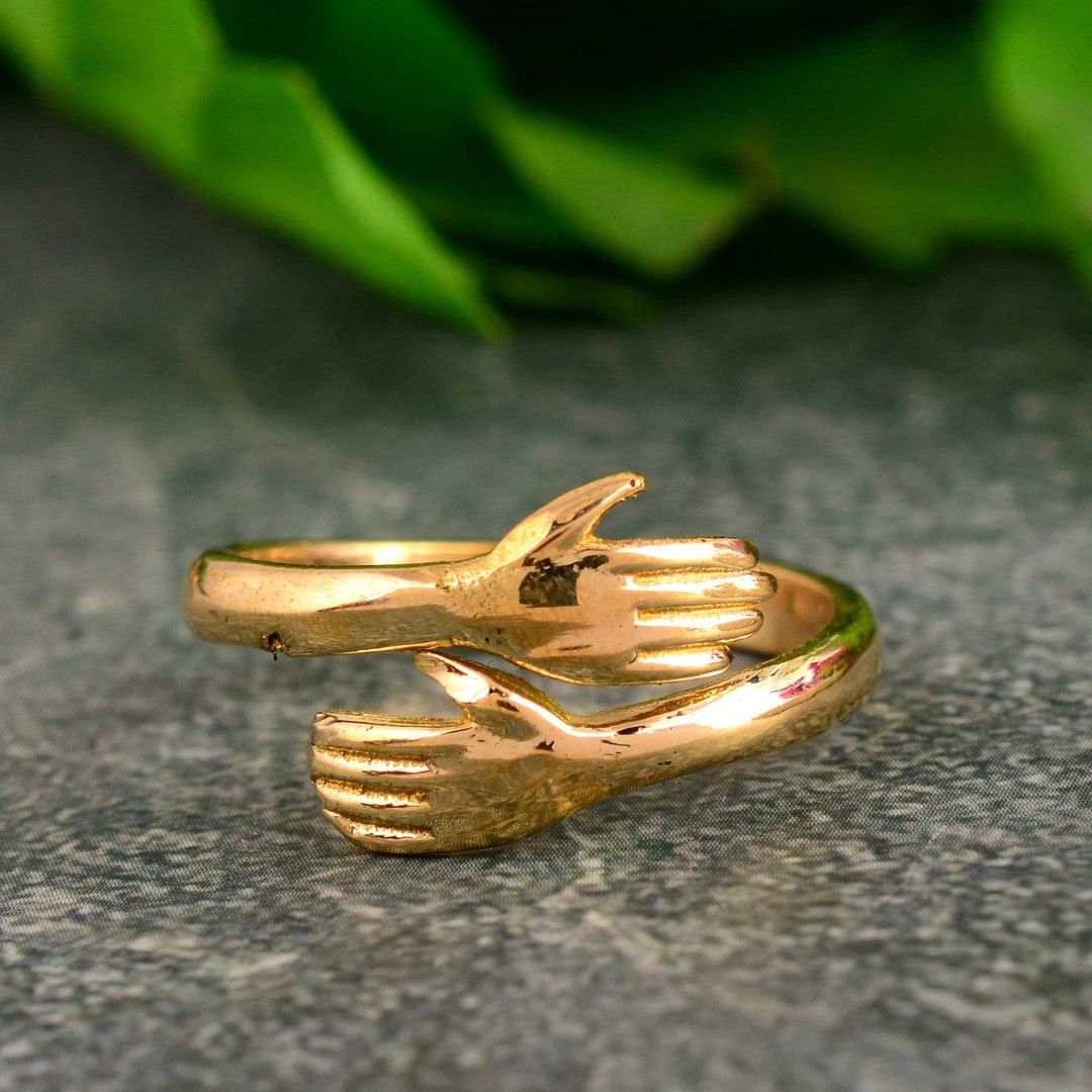 18k Gold Hug Ring, Gold Hugging Hands Gold Hug Ring, Couple Ring Love ...