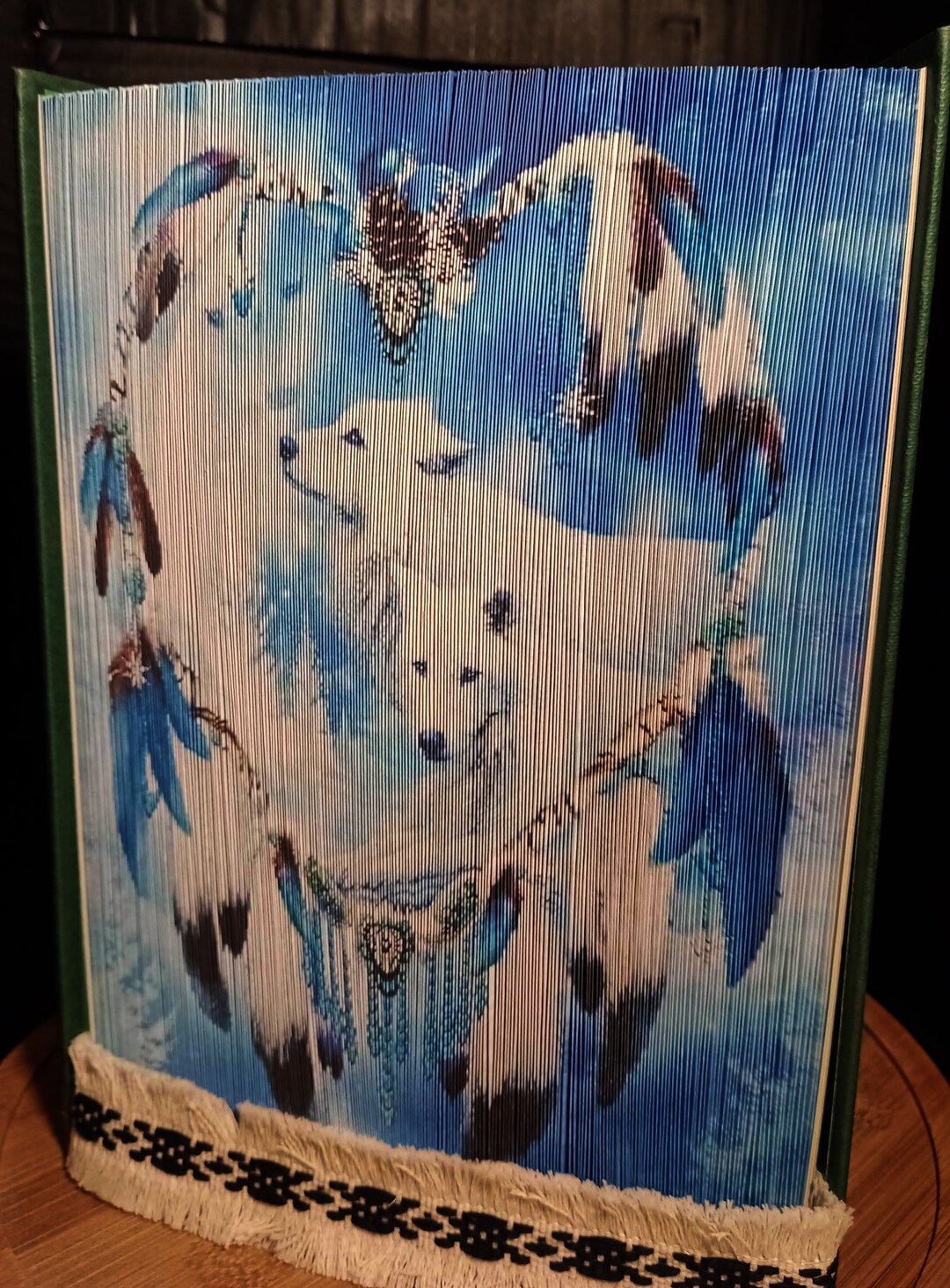 Dream Catcher With 2 White Wolves Photo Strip Pattern, Fore-edge Book ...