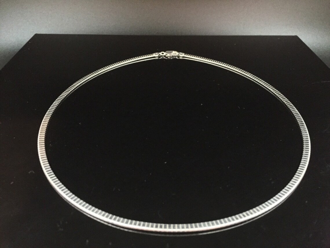 Silver Omega 3mm Necklace / Medium 3mm Flat Sterling Omega / - Etsy