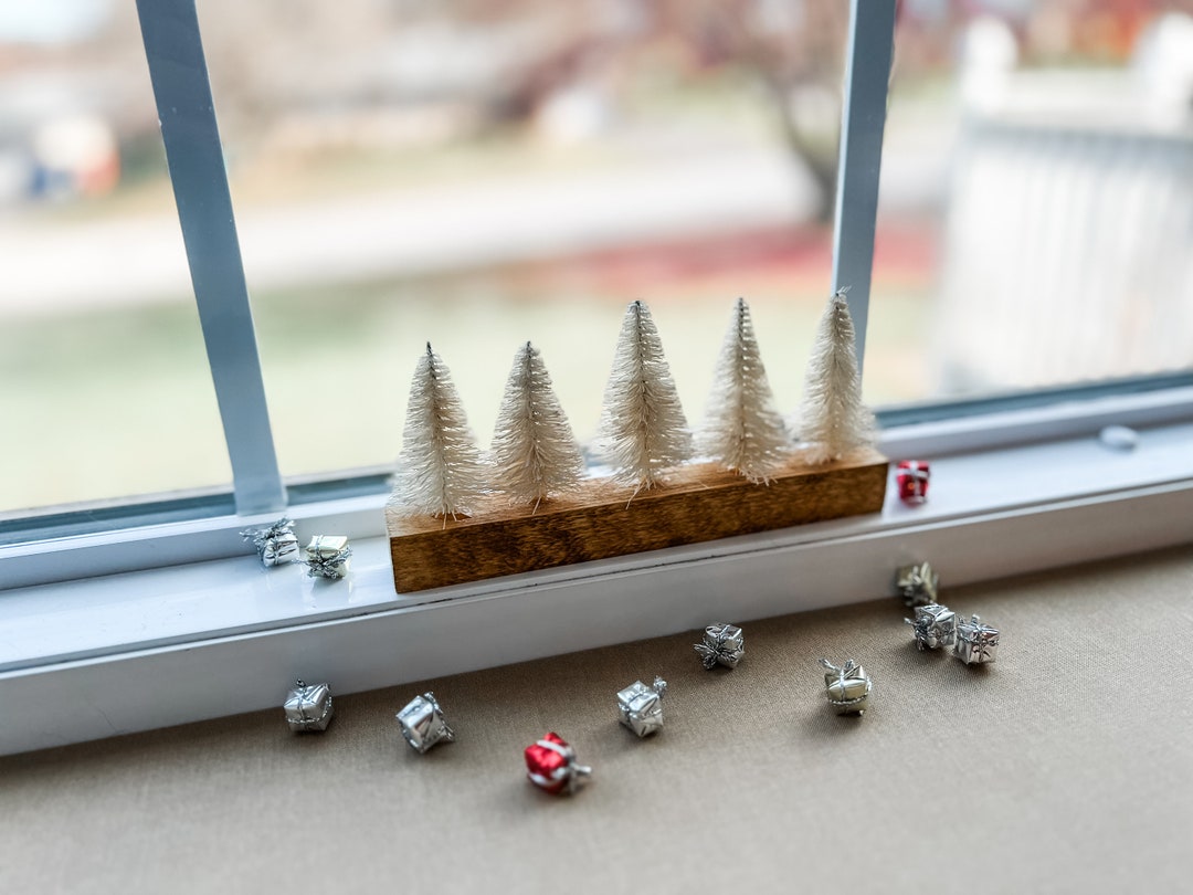 Window Ledge Bottle Brush Decor | Christmas Flocked Bottle Brush Trees ...