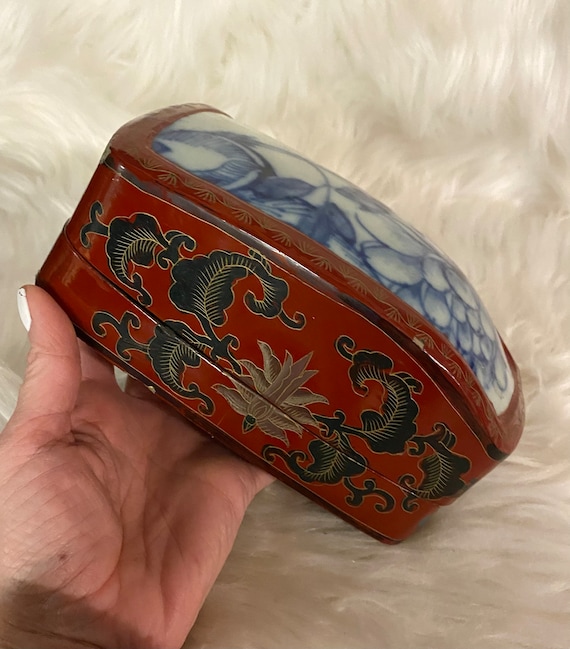 Antique Chinese shard box, Chinese trinket box - Gem