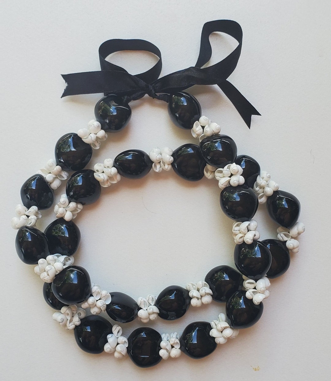 32" Kukui Nut Necklace Lei With Mongo Shells - Etsy