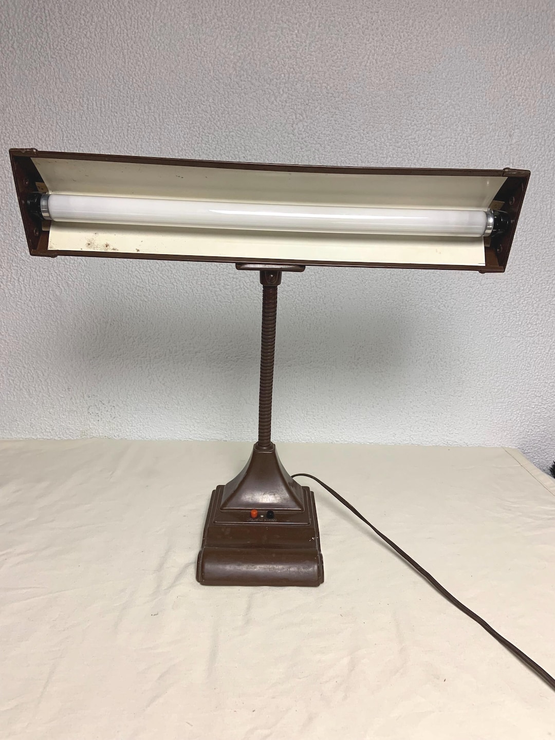 Art Specialty Co. Chicago Lamp - Etsy