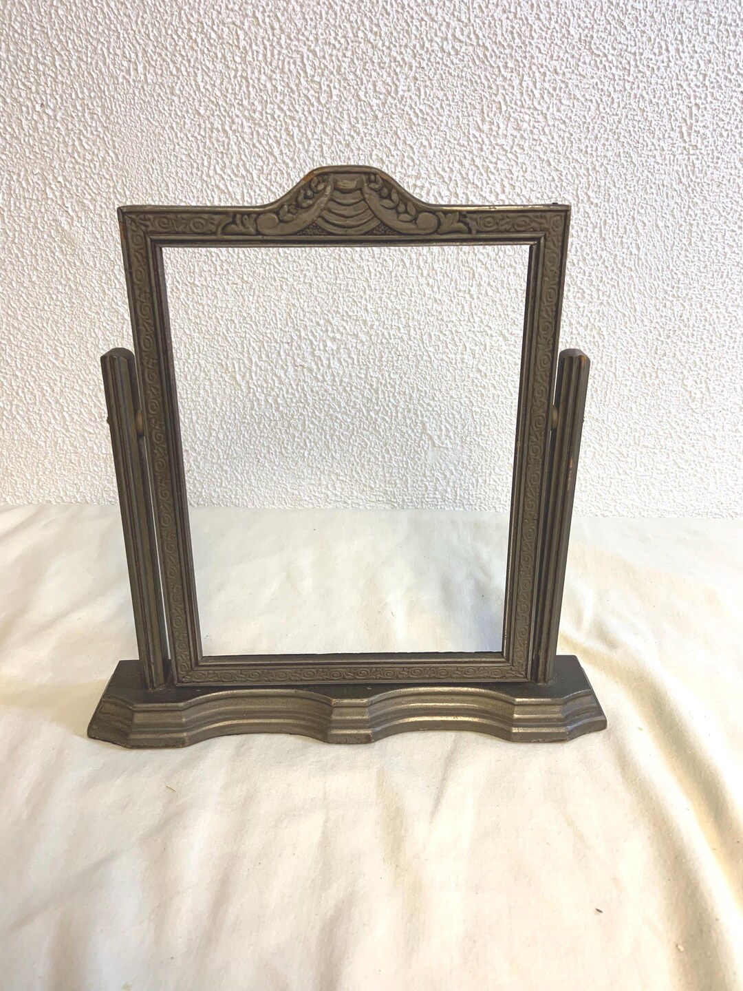 Vintage 9x7 Swivel Frame - Etsy