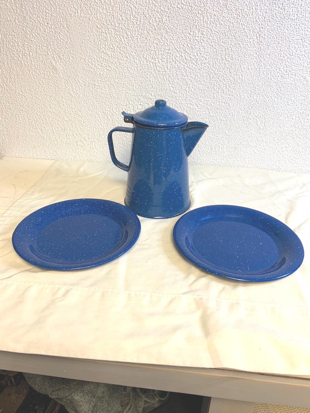 Vintage Enamel Pot/plates - Etsy