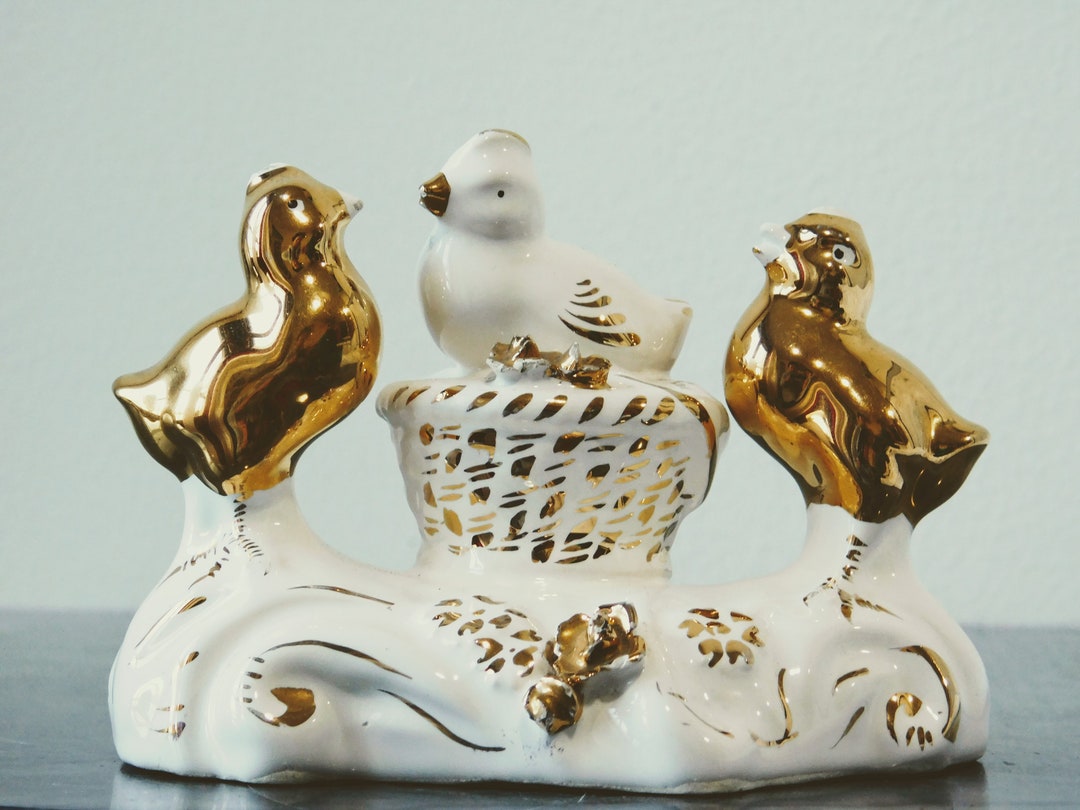 Happy Golden Chicken. Vintage Figurine of Three Golden - Etsy