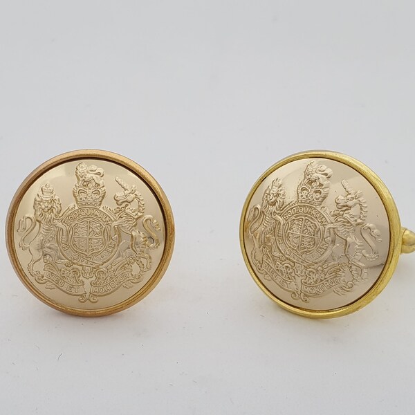 Queen Elizabeth Button - Etsy