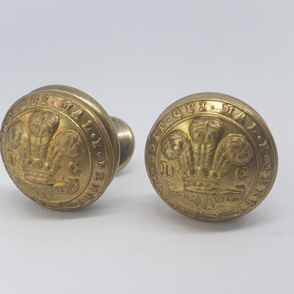 Queen Victoria Buttons - Etsy