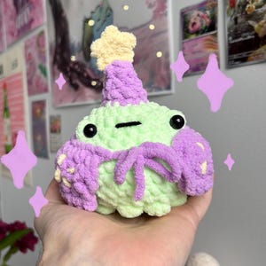 Handmade Crochet Frog Wizard Plushie Cute Frog Mage Stuffed Toy Magical ...