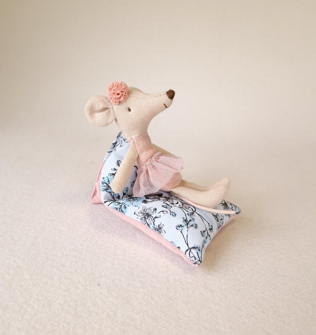 Miniature Bean Bag in 1:12 Scale, for Maileg Mice or Other Small Dolls ...