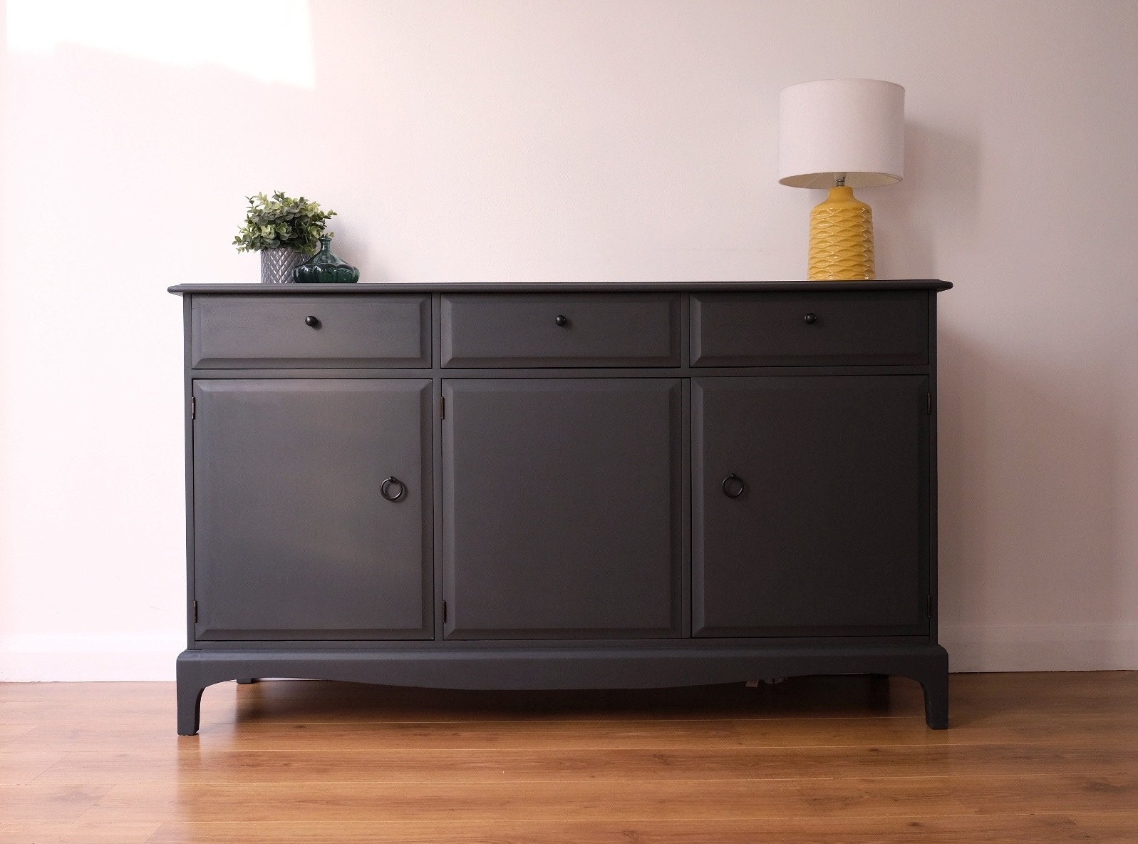 Stag minstrel sideboard store