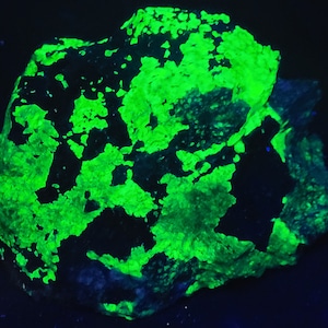 Rare Combo! UV Fluorescent Green Willemite Barite & Minor Hardystonite ...