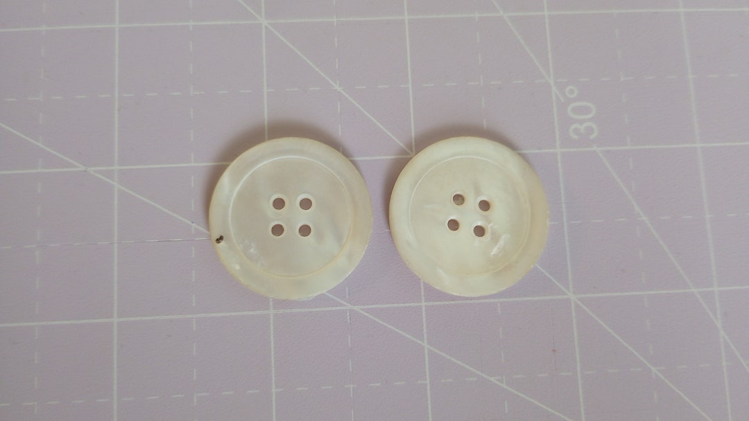 Vintage Shell Buttons /large Mother-of-pearl Buttons / Antique Buttons ...
