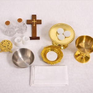 Catholic Kids Mass Kit – 14 Piece Children’s Altar Set, Montessori ...
