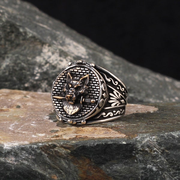 Wolf Ring - Etsy